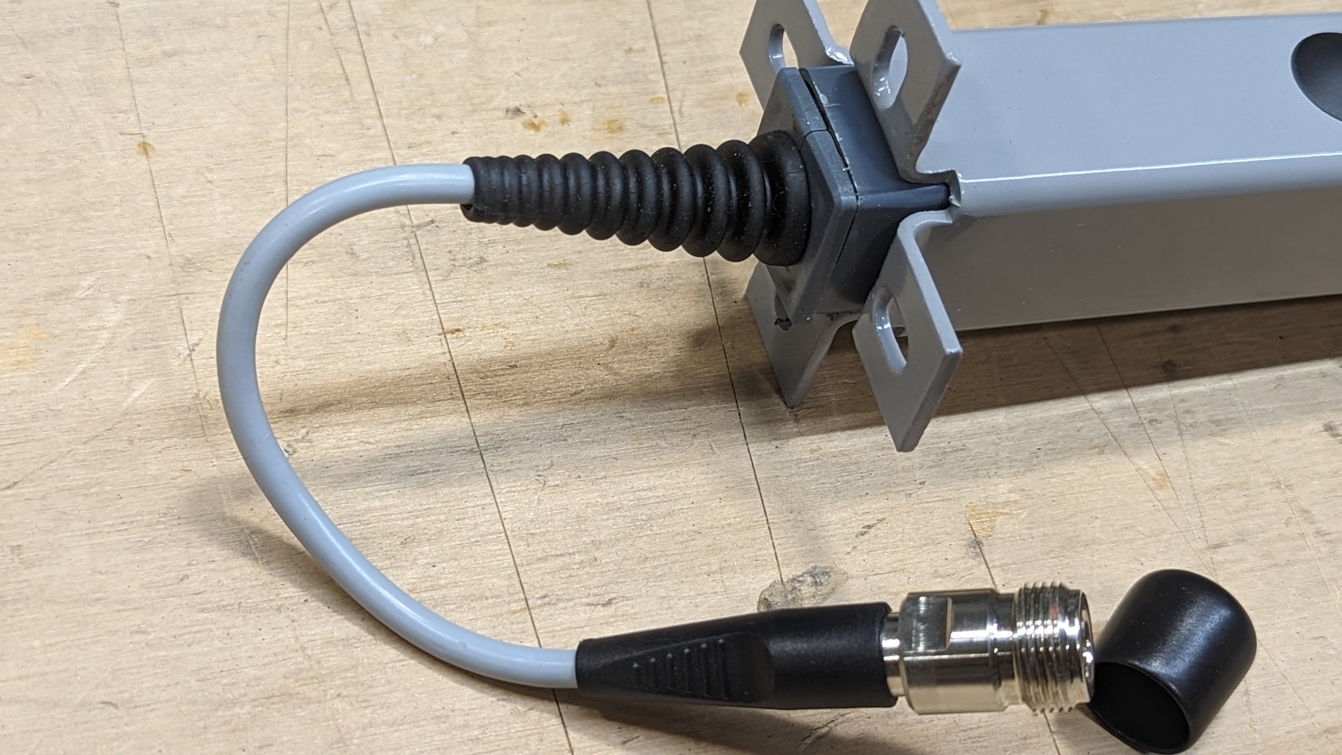 2.1-7.5 GHz High Gain Parabolic Grid Dual Band WiFi SigInt Ultra Wide ...